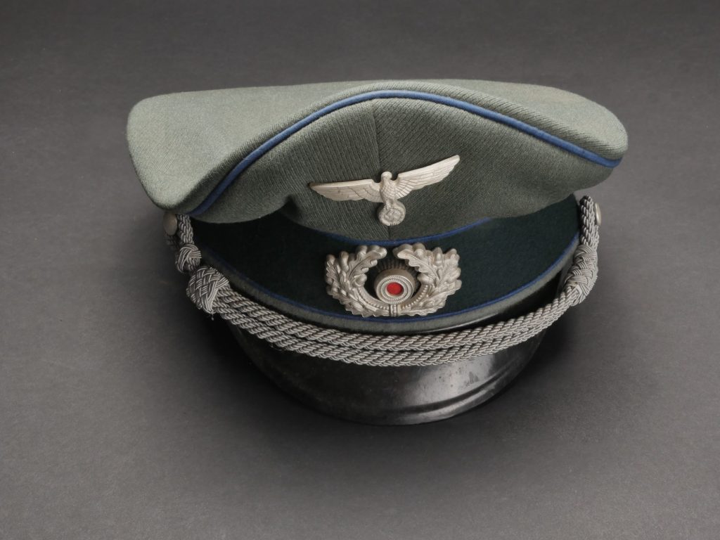 Casquette officier medecin. German officer cap Aiolfi G.b.r