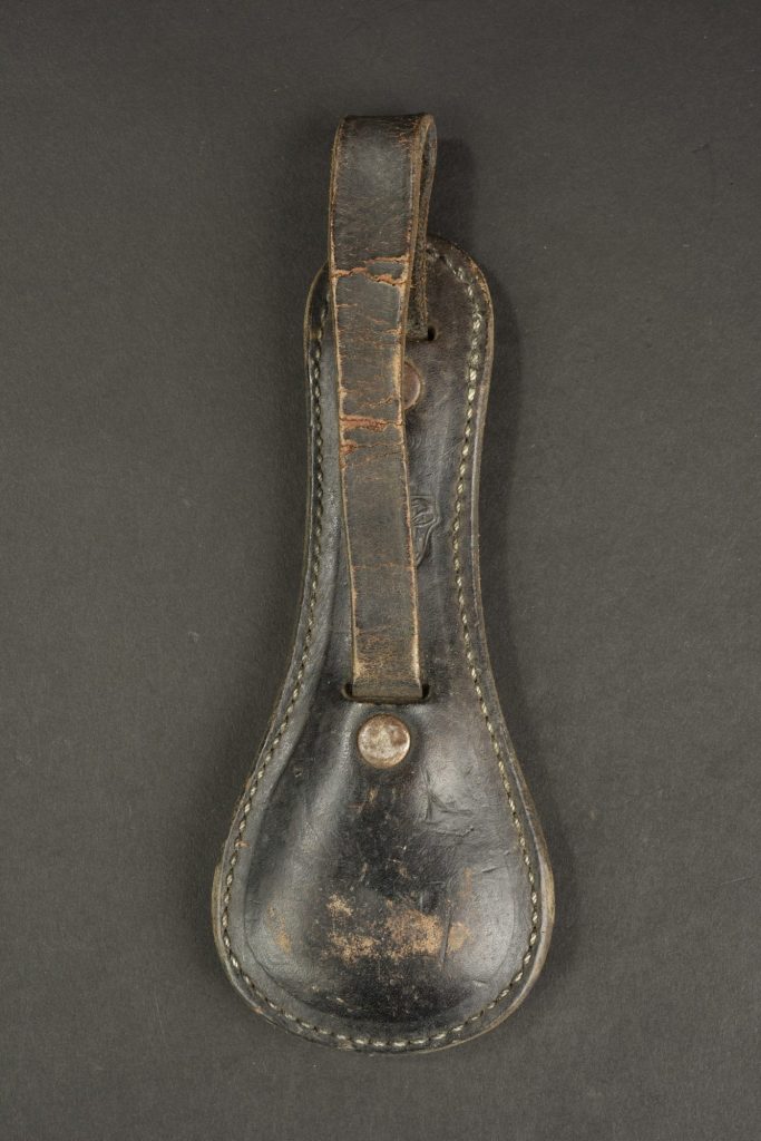 Matraque queue de castor britannique. | Aiolfi G.b.r.