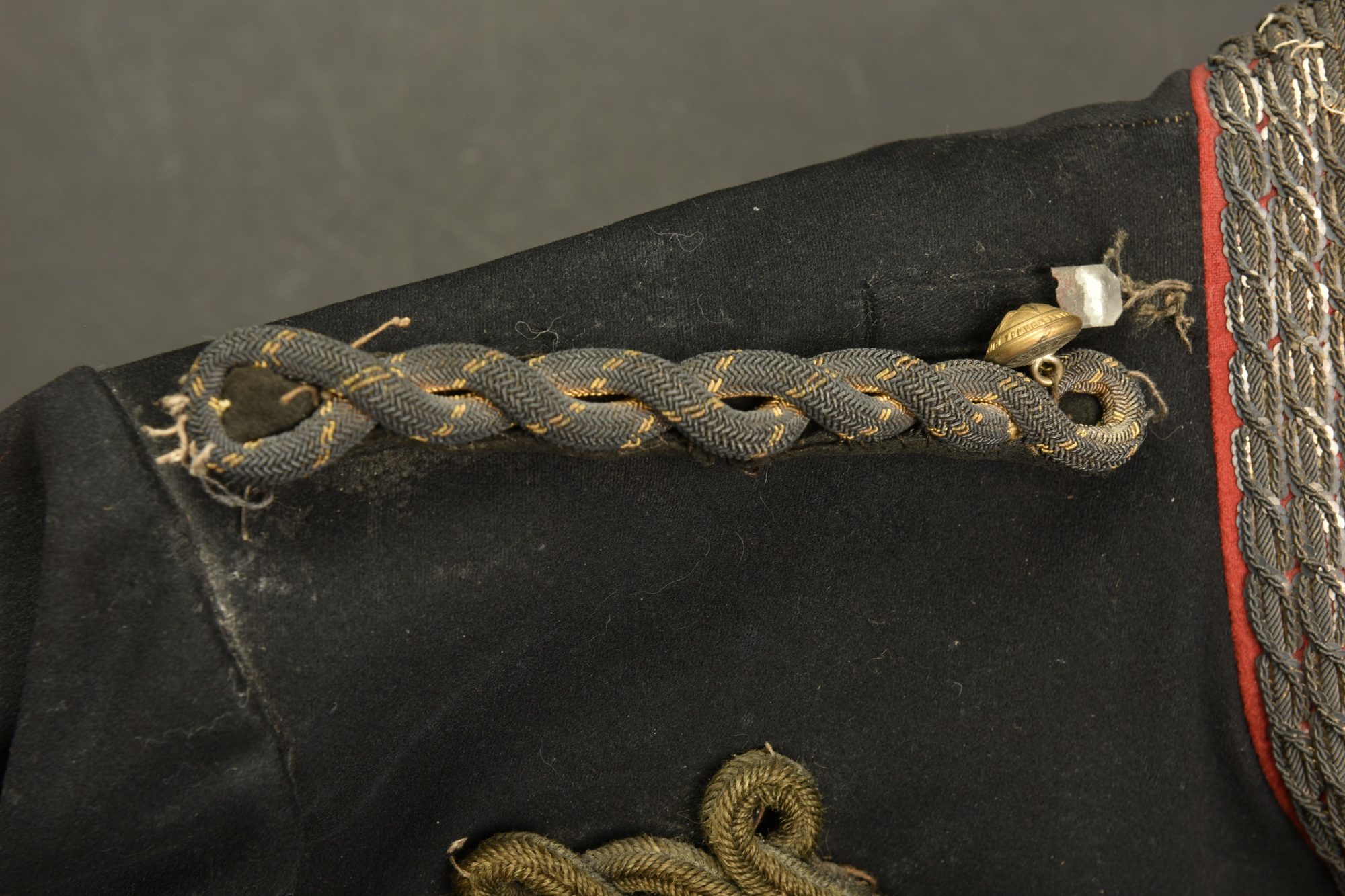 Dolman modèle 1883 et pantalon d'officier de 1ère ou 2nde classe de l ...