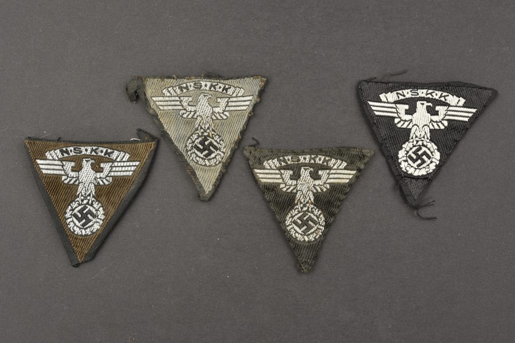 Insignes de calot NSKK. NSKK cap badges. | Aiolfi G.b.r.