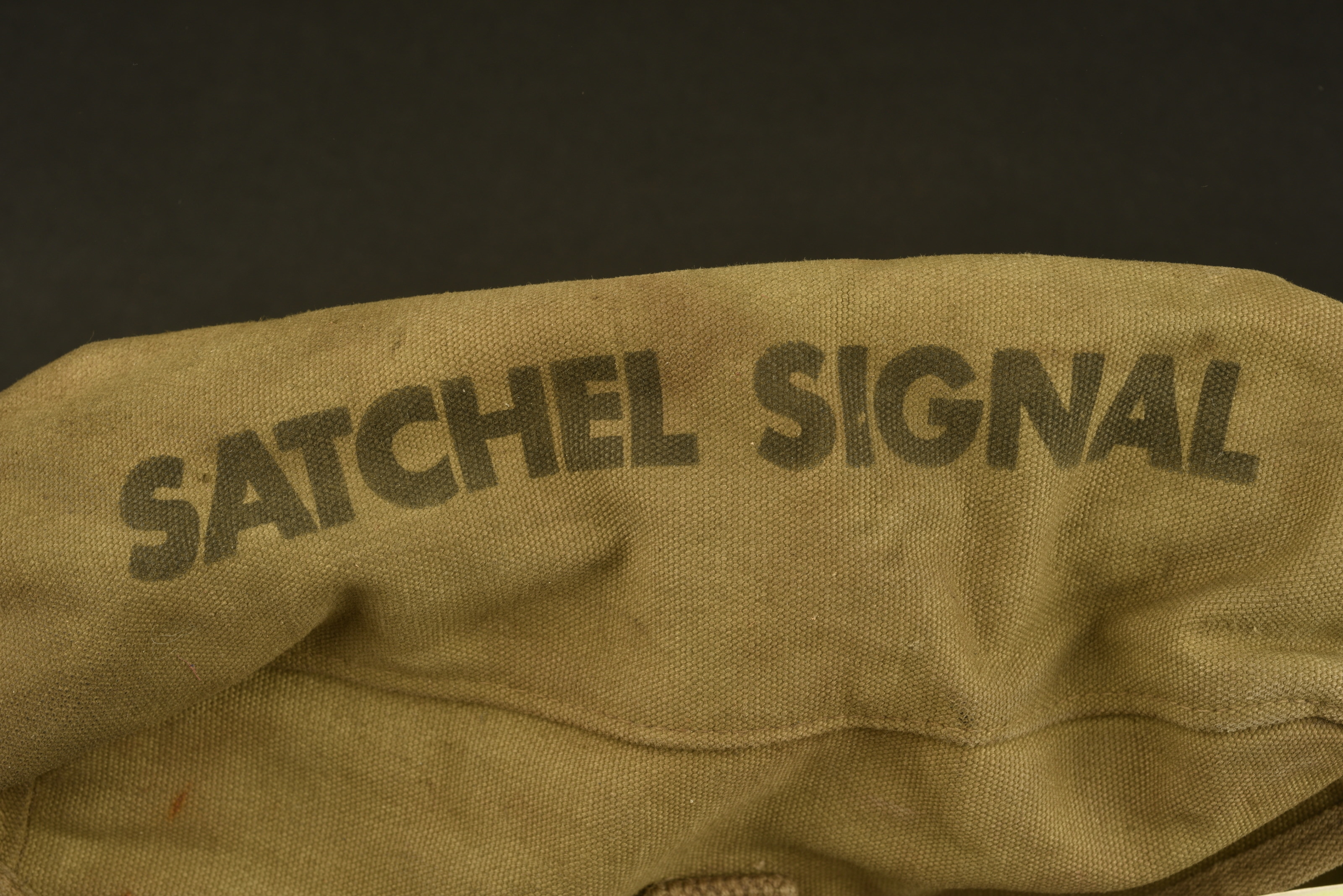 Sacoche Satchel Signal. WWII Signal Corp satchel/ carrying strap ...