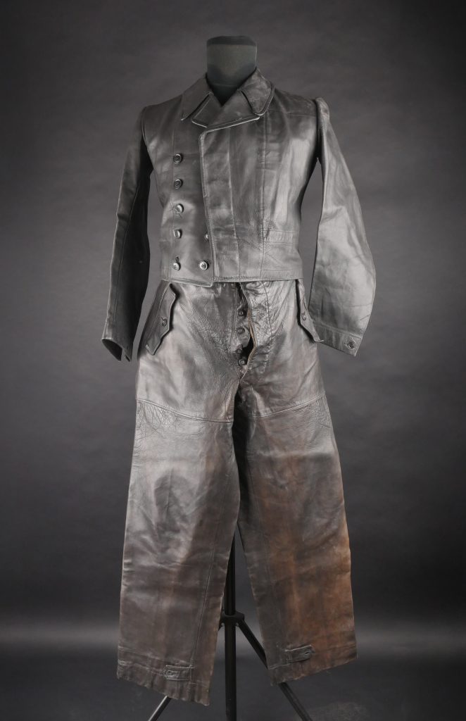 Uniforme de tankiste de la SS. SS tanker's uniform. | Aiolfi G.b.r.