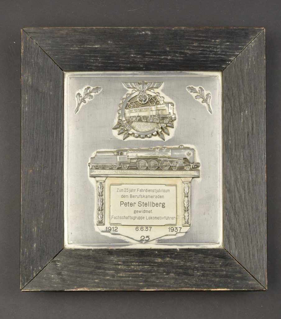 Cadre commémoratif de la Reichsbahn. Reichsbahn commemorative frame ...