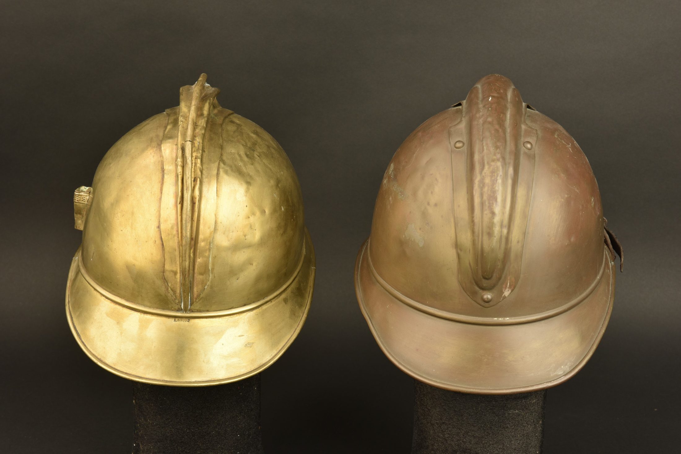 Ensemble de casques pompiers de Paris. | Aiolfi G.b.r.