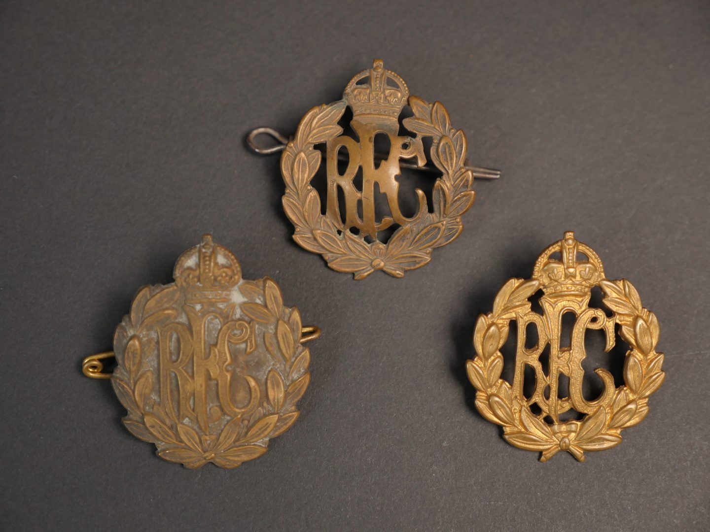 Cap badge RFC. | Aiolfi G.b.r.