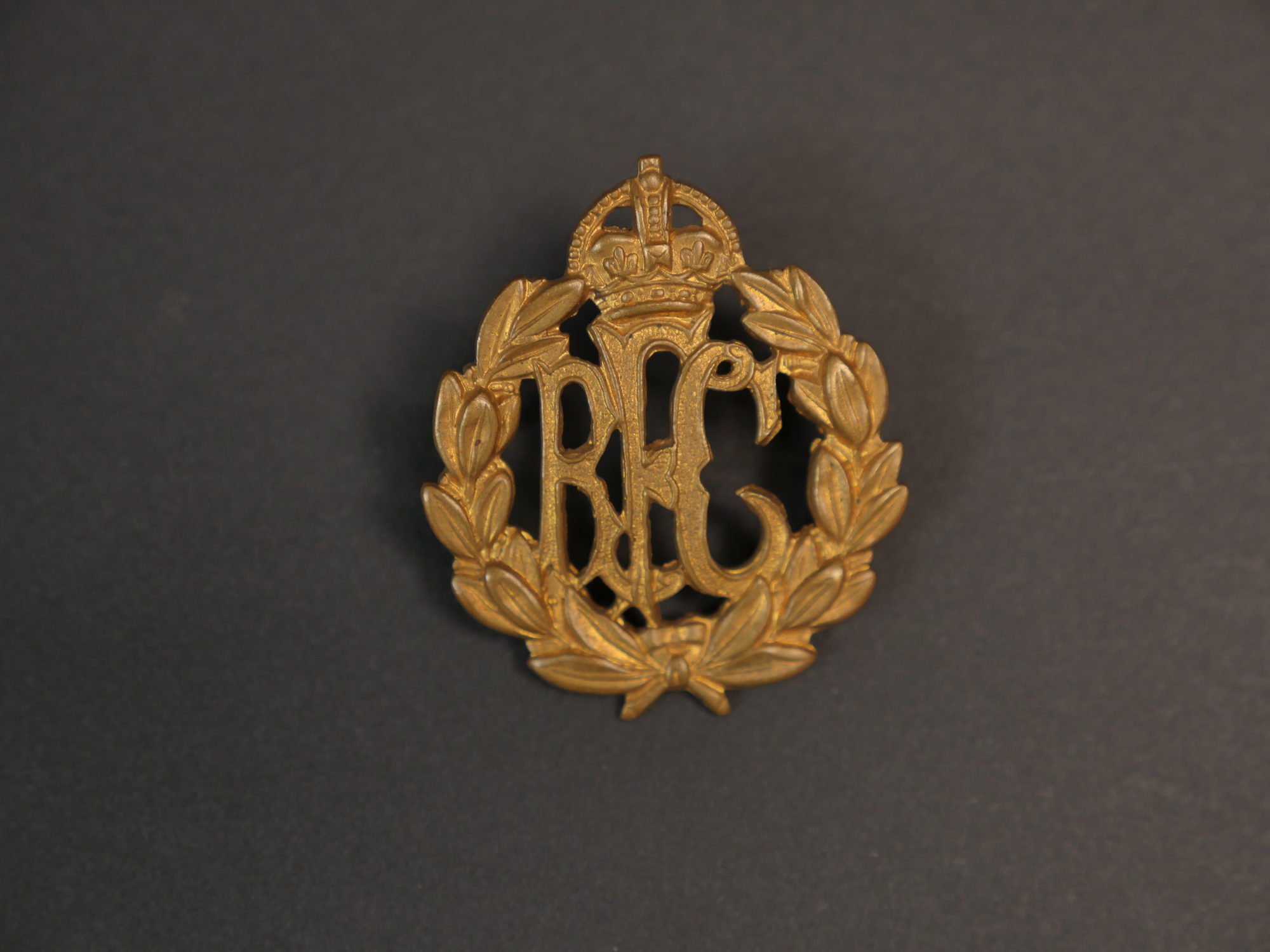 Cap badge RFC. | Aiolfi G.b.r.