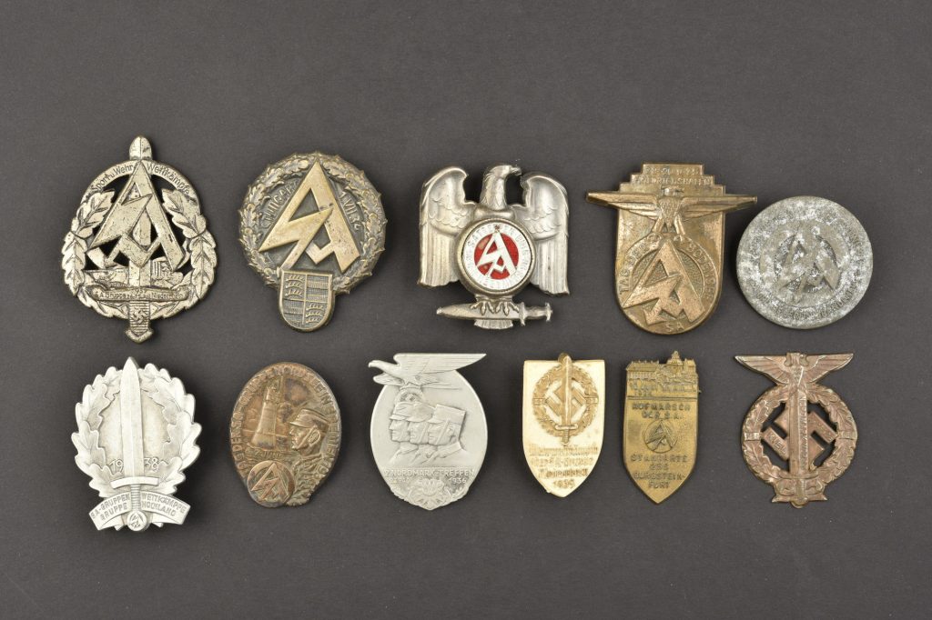 Insignes SA. SA insignia. | Aiolfi G.b.r.