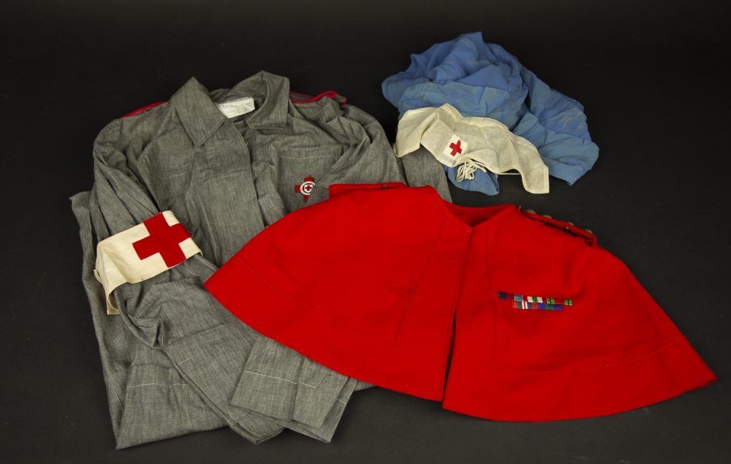Ensemble d’officier féminin de la Croix Rouge Anglaise | Aiolfi G.b.r.