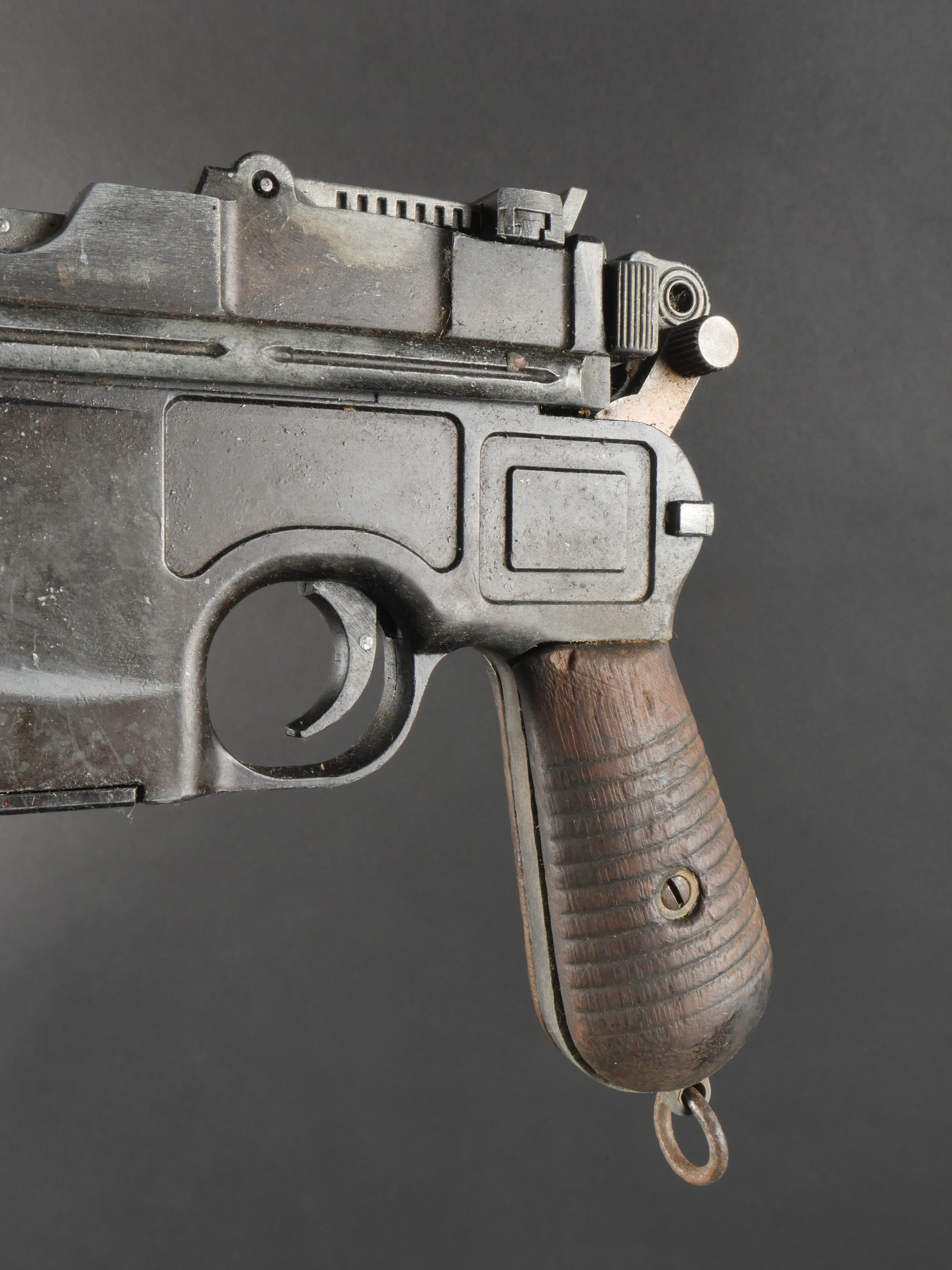 Réplique de pistolet automatique C96 Mauser. Replica of C96 Mauser ...