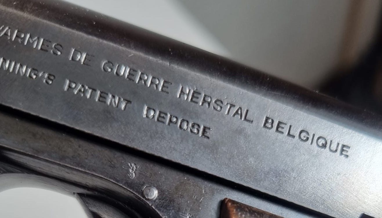 Pistolet FN Browning modèle 10/22 calibre 7.65 de prise Allemande WW2 ...