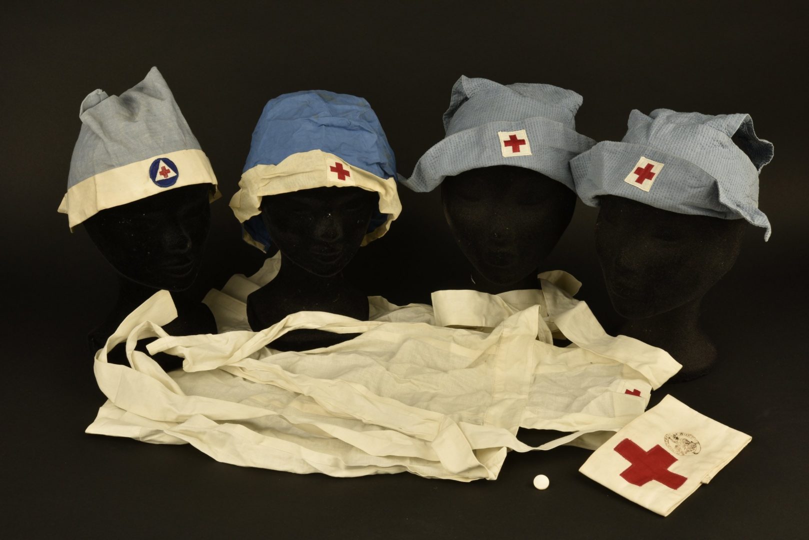 Pièces d'uniforme de la Croix Rouge US | Aiolfi G.b.r.