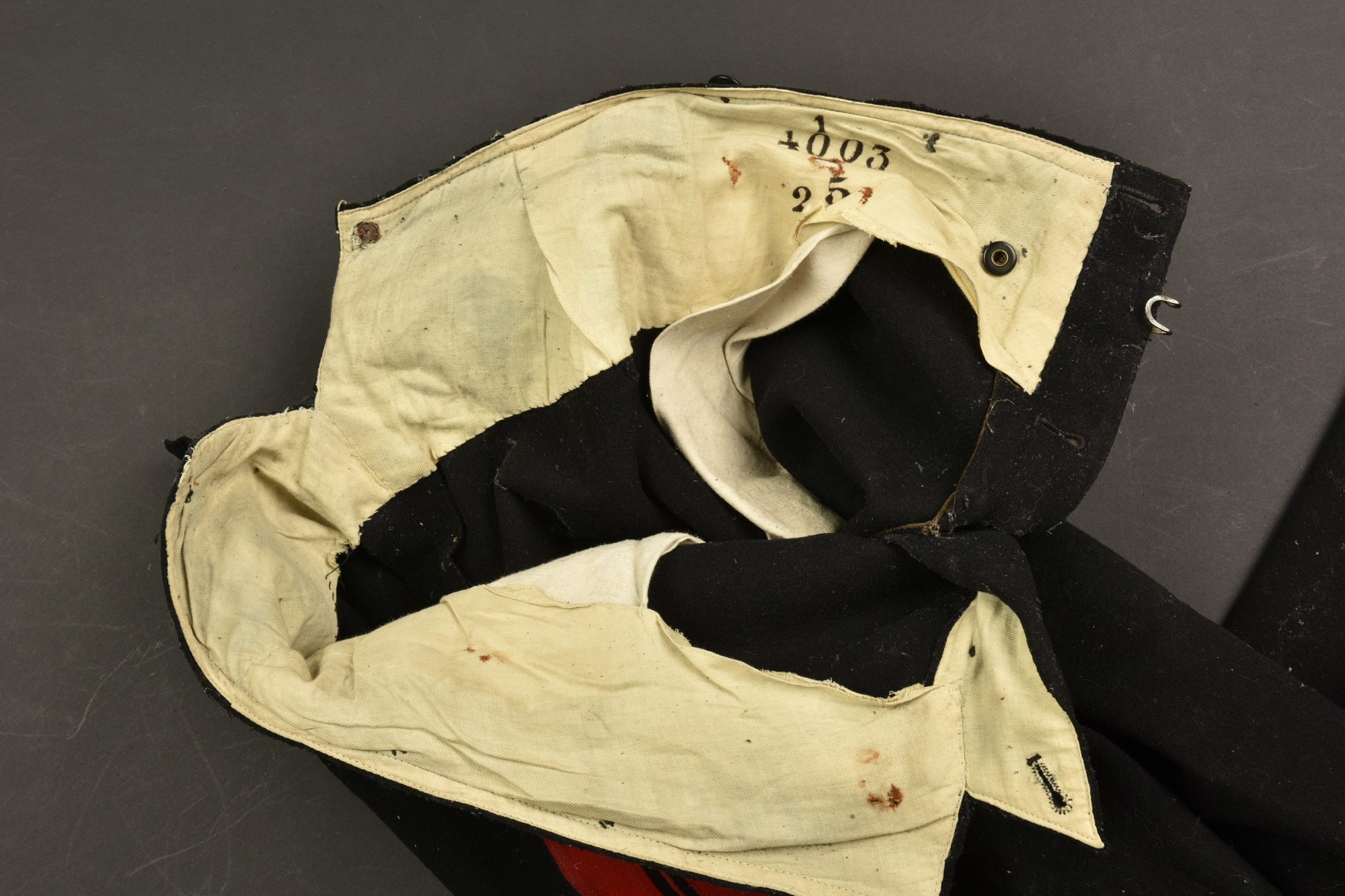 Tenue modèle 1883 et équipement d'un sous lieutenant d'état major d ...