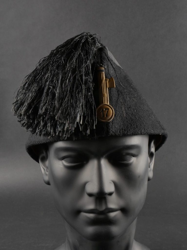 Fez de la 17ème Légion de la MVSN. Fez of the 17th Legion of the MVSN ...