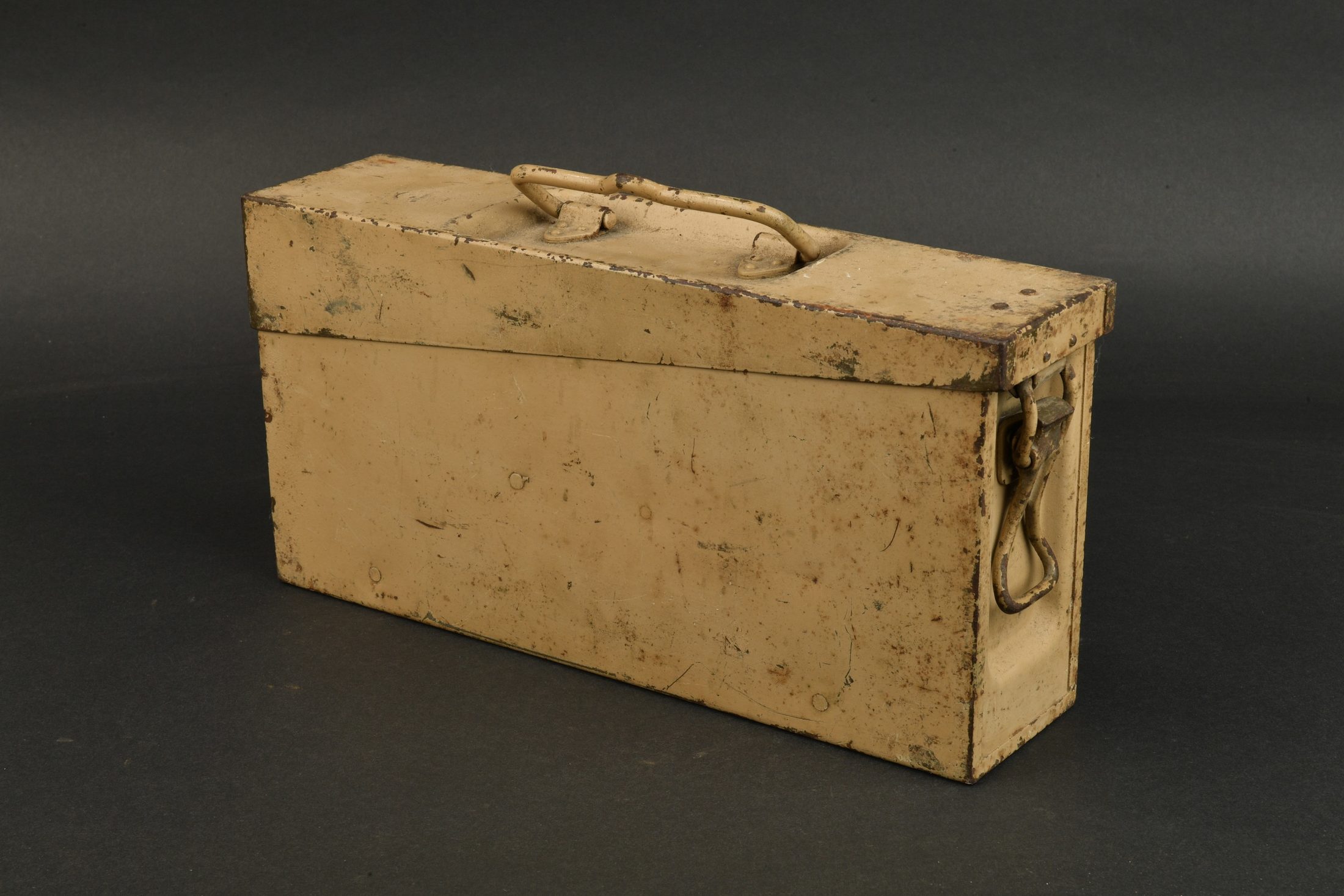 Caisse MG sable. | Aiolfi G.b.r.