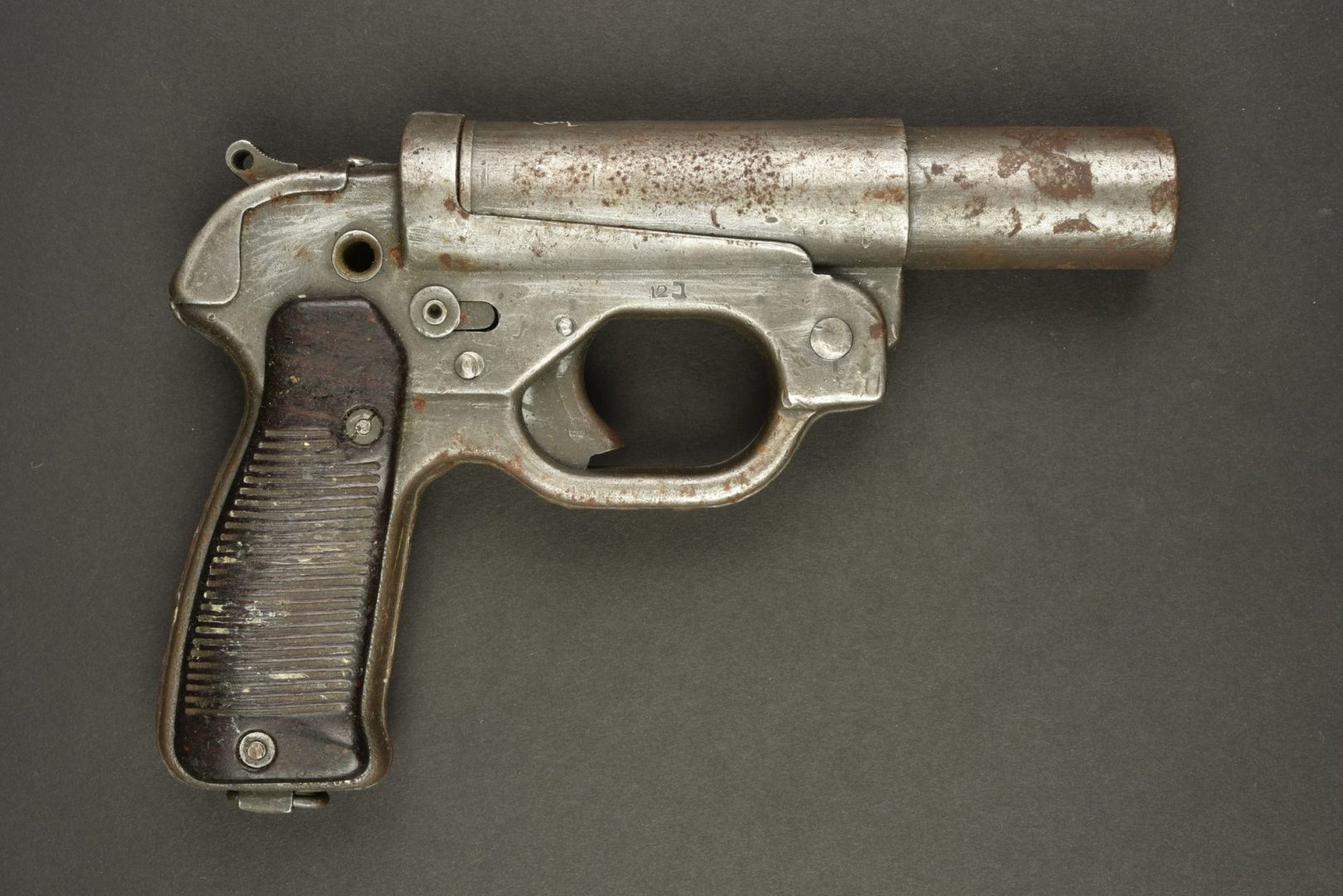 Pistolet lance-fusée LP42. | Aiolfi G.b.r.