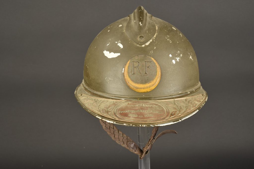 Casque Adrian officier troupes d'Afrique. Adrian helmet for African ...