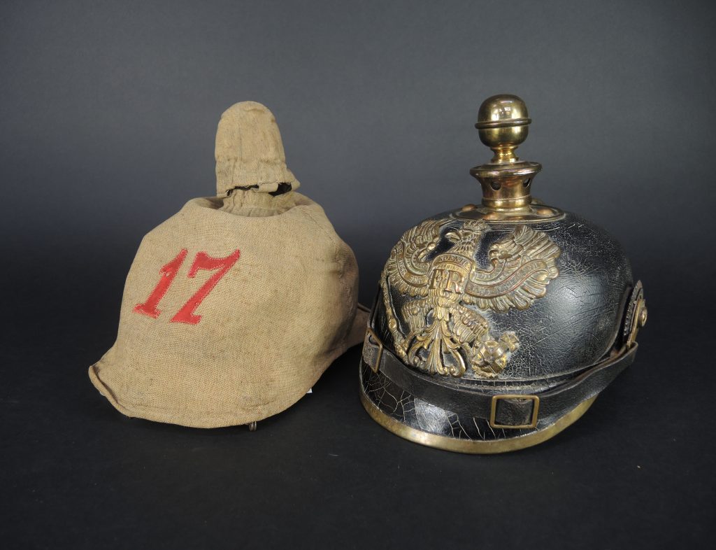 Casque à pointe M1895 Feld Artillerie prussien avec couvre casque ...