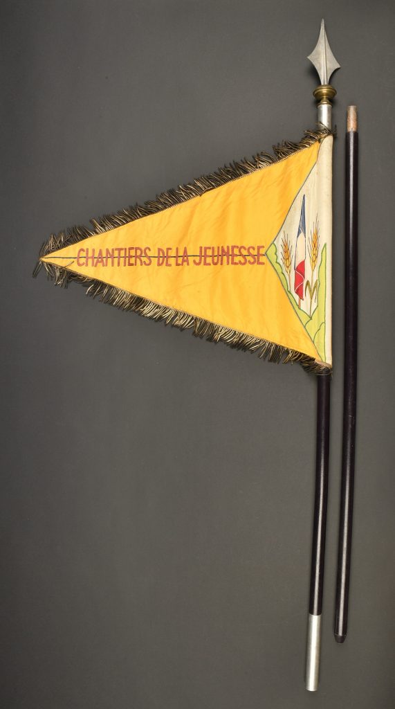 Fanion Chantiers de la Jeunesse. | Aiolfi G.b.r.