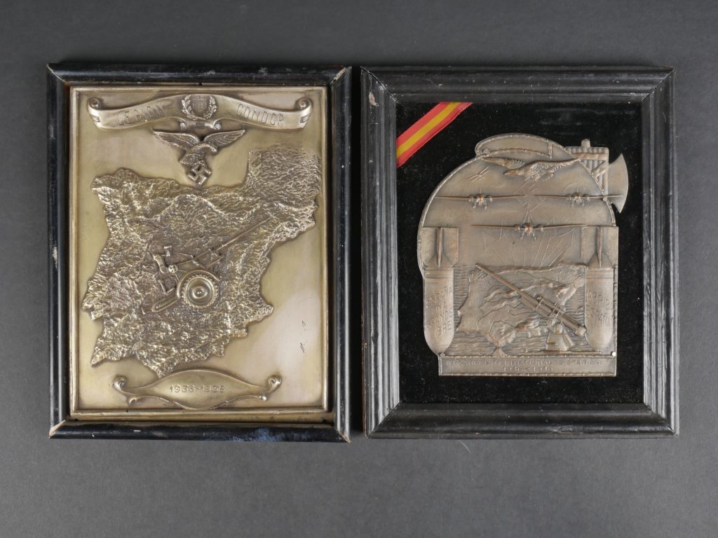 Plaquettes de la Légion Condor. Legion Condor plates. | Aiolfi G.b.r.