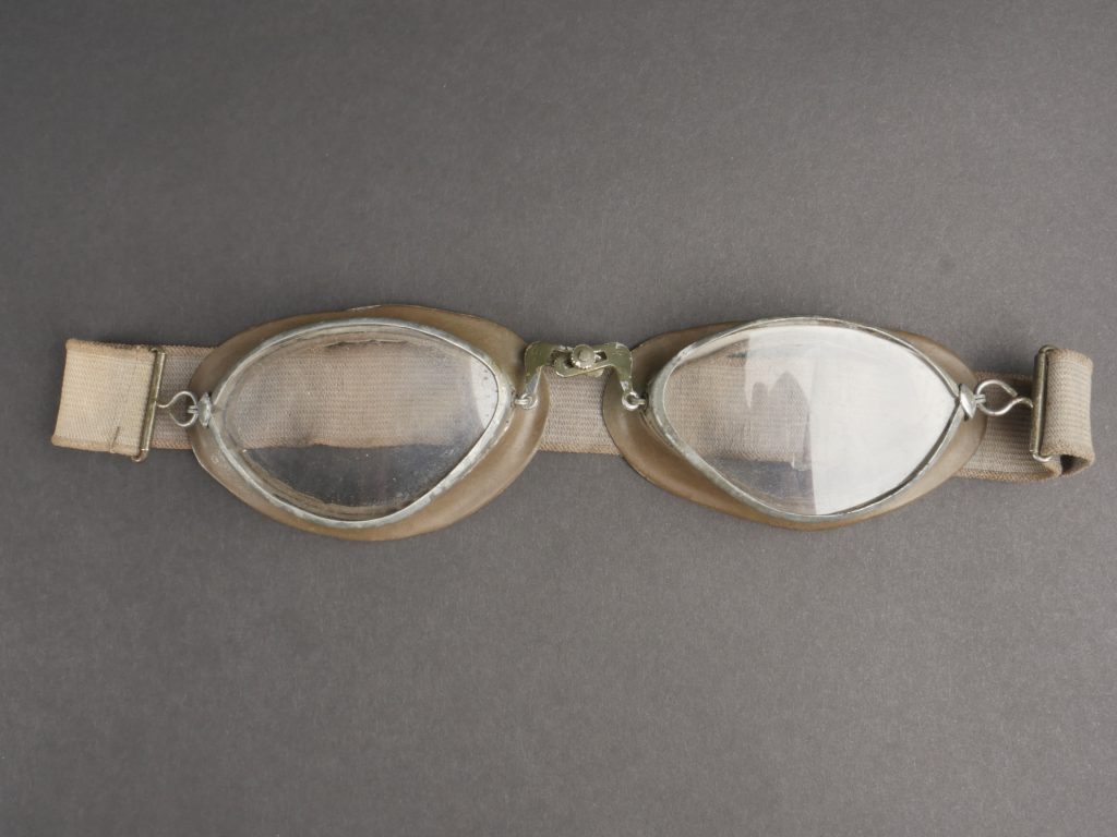 Lunette de motocycliste. Motorcycle goggles. | Aiolfi G.b.r.