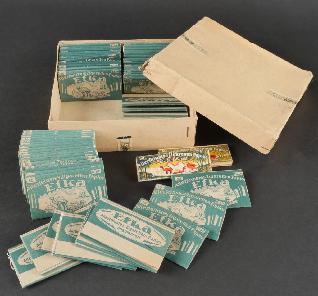 Boite de papier à cigarette EFKA. EFKA cigarette paper box. | Aiolfi G.b.r.