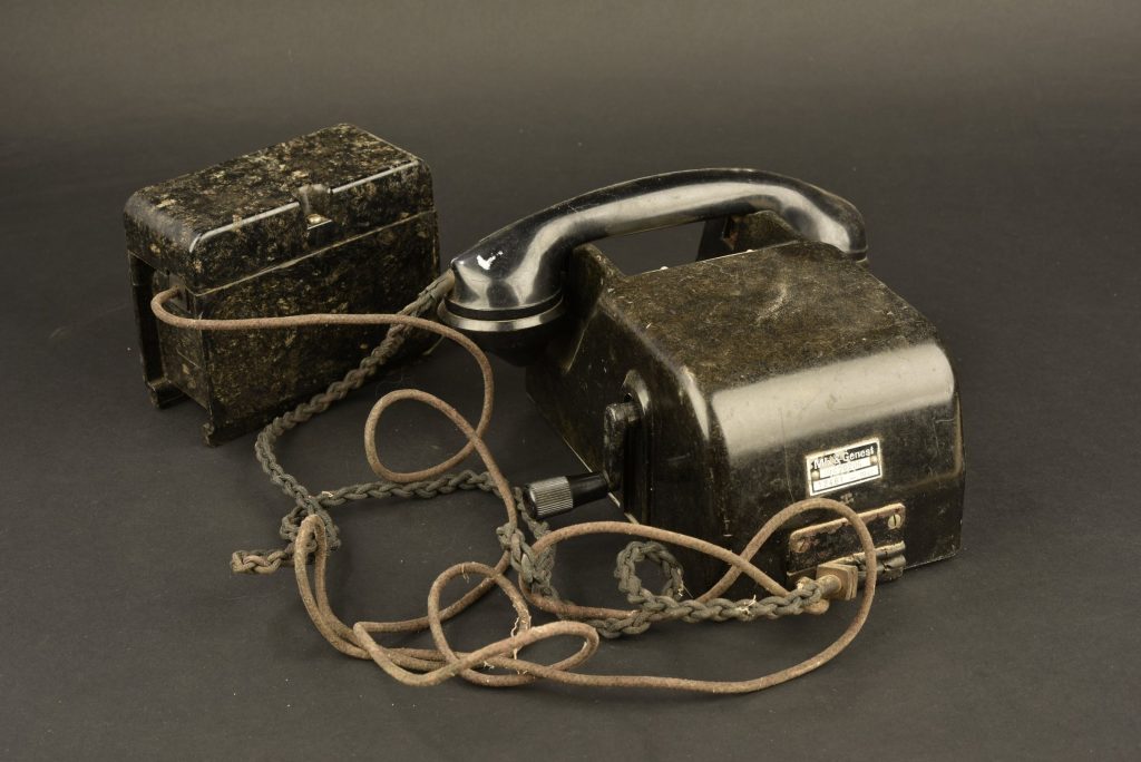 Téléphone de bureau allemand. German office phone | Aiolfi G.b.r.