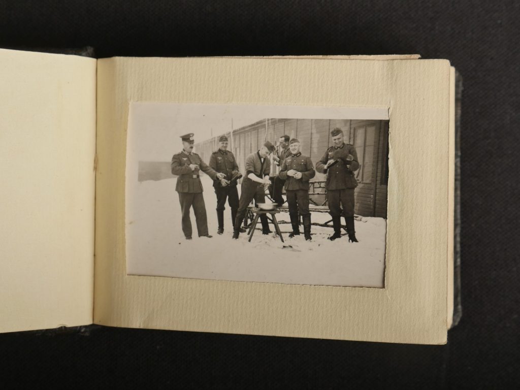 Album photo de la Heer. Photo album of the Heer. | Aiolfi G.b.r.