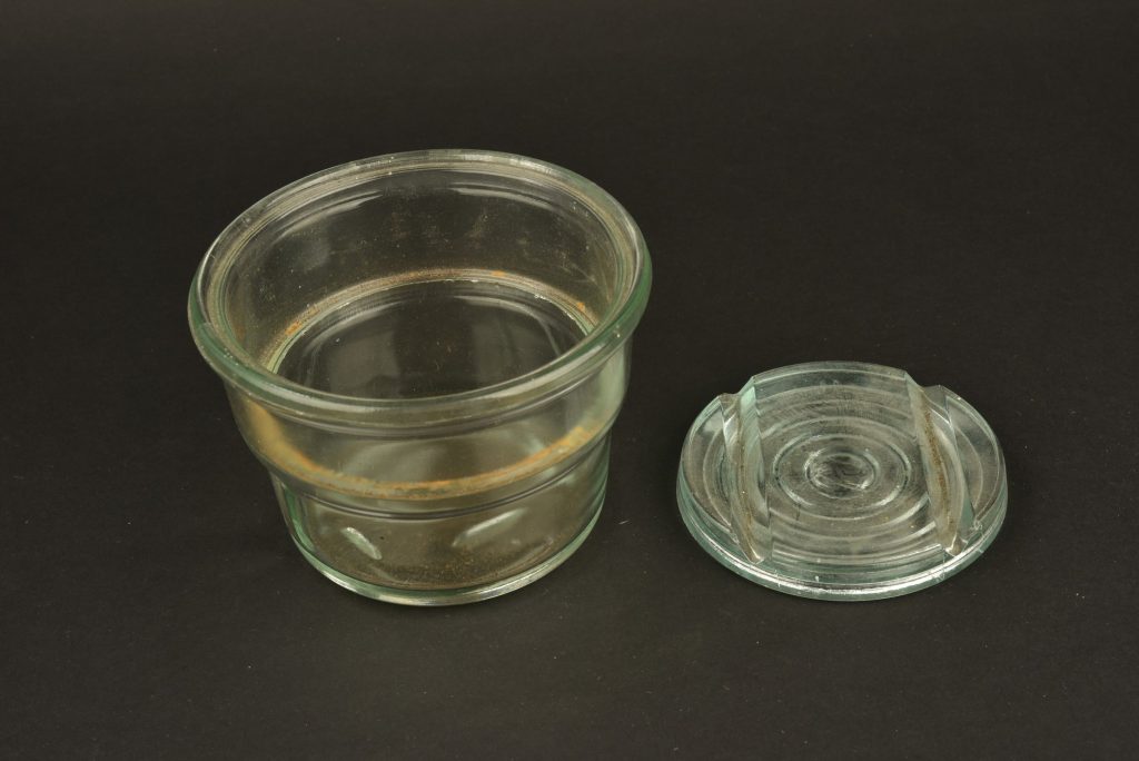 Pot de mine en verre. Glass mine pot. | Aiolfi G.b.r.