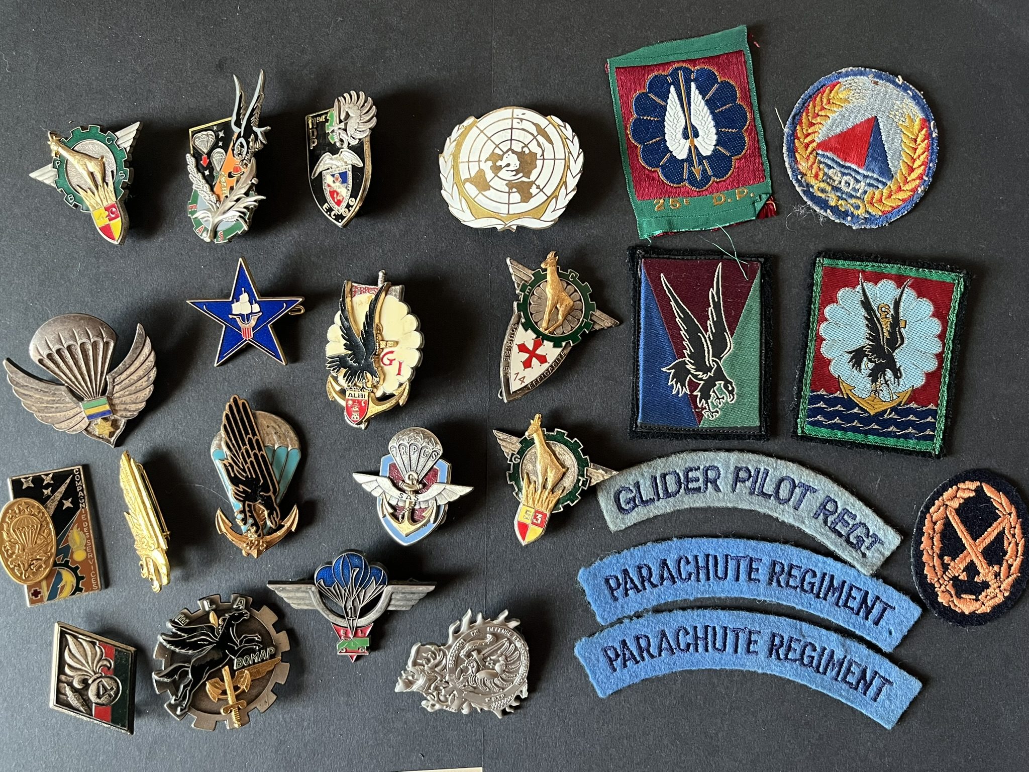 FRANCE INSIGNES LOT. FRENCH INSIGNIA LOT. | Aiolfi G.b.r.