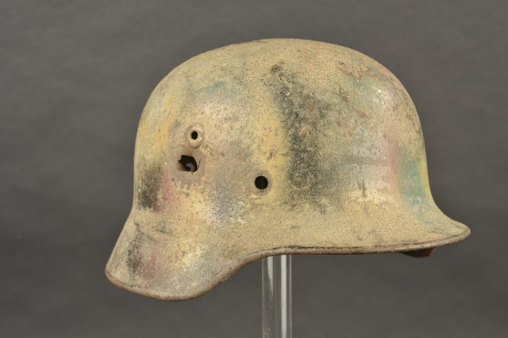 Coque de casque camouflé. German camouflaged helmet shell. | Aiolfi G.b.r.