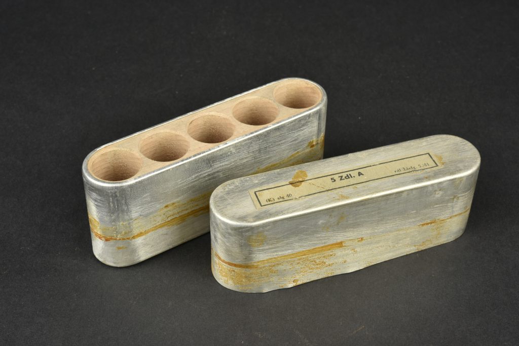 Boite d'allumeurs. Detonator box. | Aiolfi G.b.r.