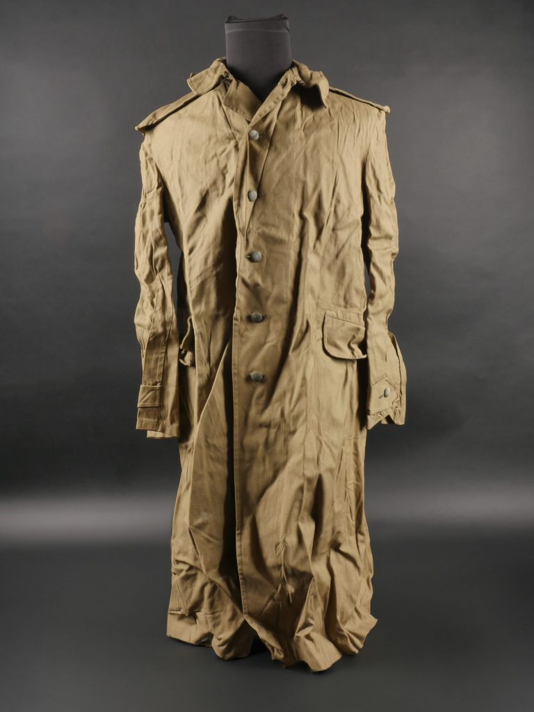 Imperméable tropical. Tropical Raincoat. | Aiolfi G.b.r.