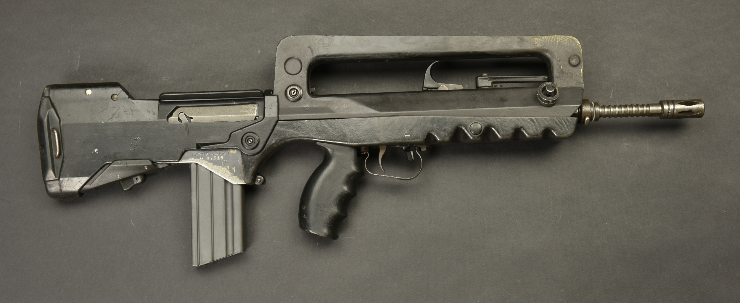 Fusil d'assaut FAMAS F1. | Aiolfi G.b.r.