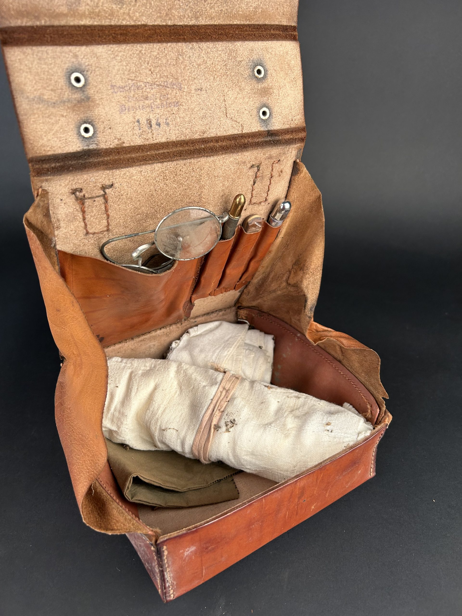 Trousse médicale DRK. German DRK medical bag. | Aiolfi G.b.r.