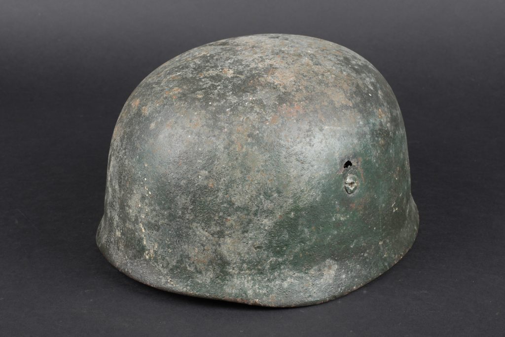 Coque de casque parachutiste. German paratrooper helmet shell. | Aiolfi ...
