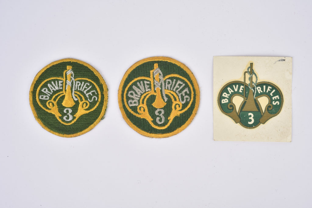 Ensemble d'insigne de la troisième division de cavalerie "Brave Rifles ...