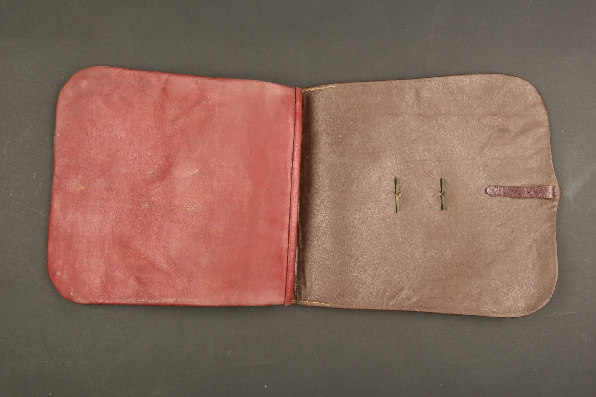 Reproduction d'une sabretache 2nd Empire. | Aiolfi G.b.r.