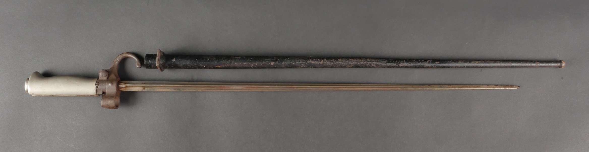 Epée-baïonnette 1886 avec marquage S.O. sur le pommeau. 1886 Sword ...