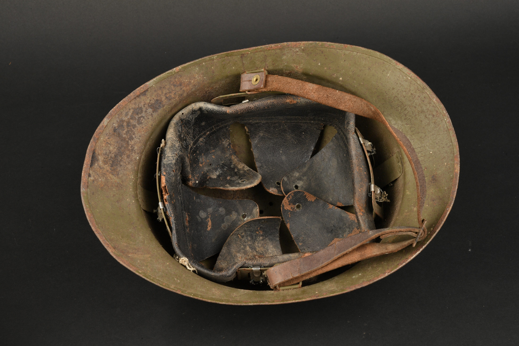 Ensemble de casques Adrian. | Aiolfi G.b.r.