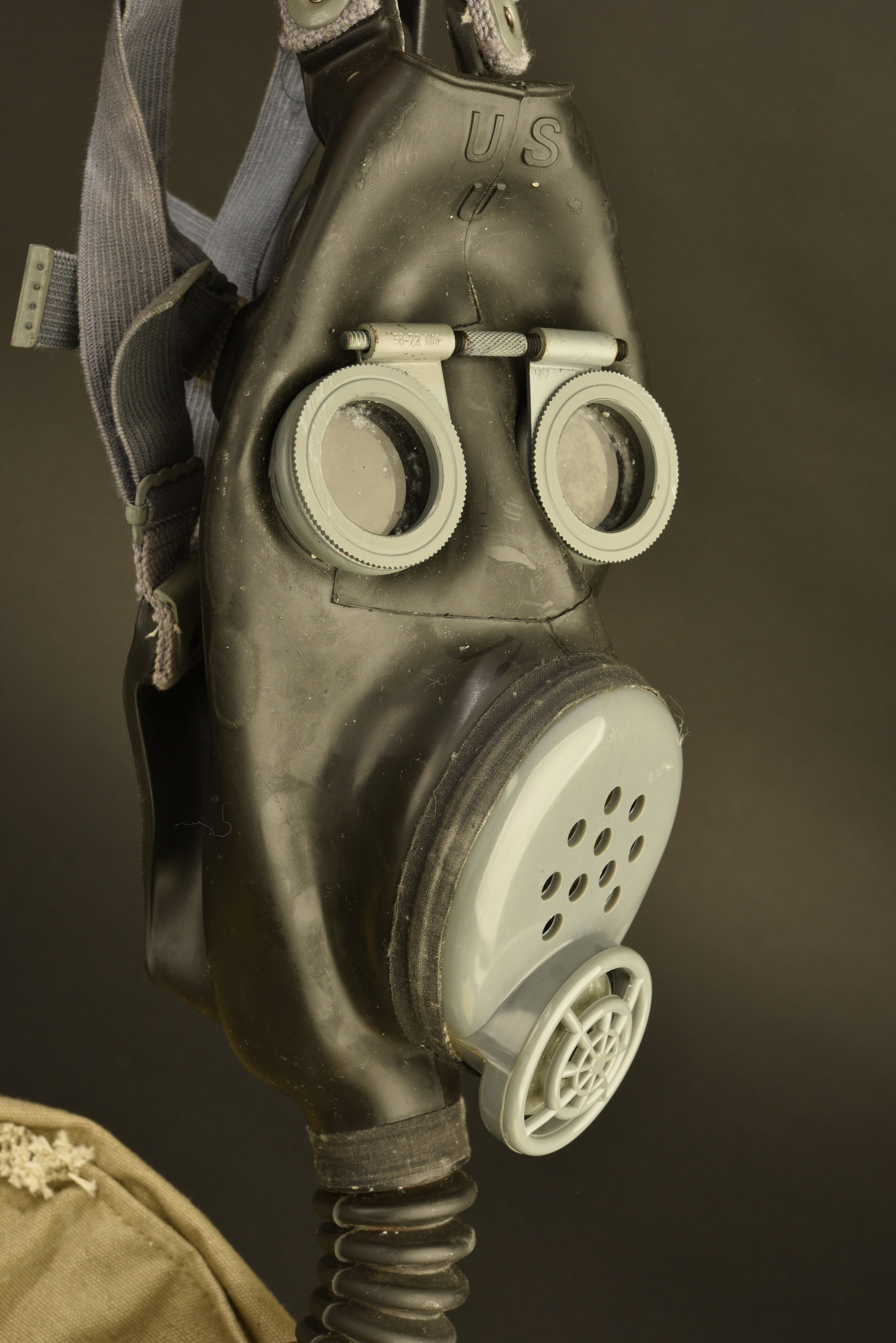 Gas Mask Optical Lightweight M2-106 dans son carton d'origine | Aiolfi ...