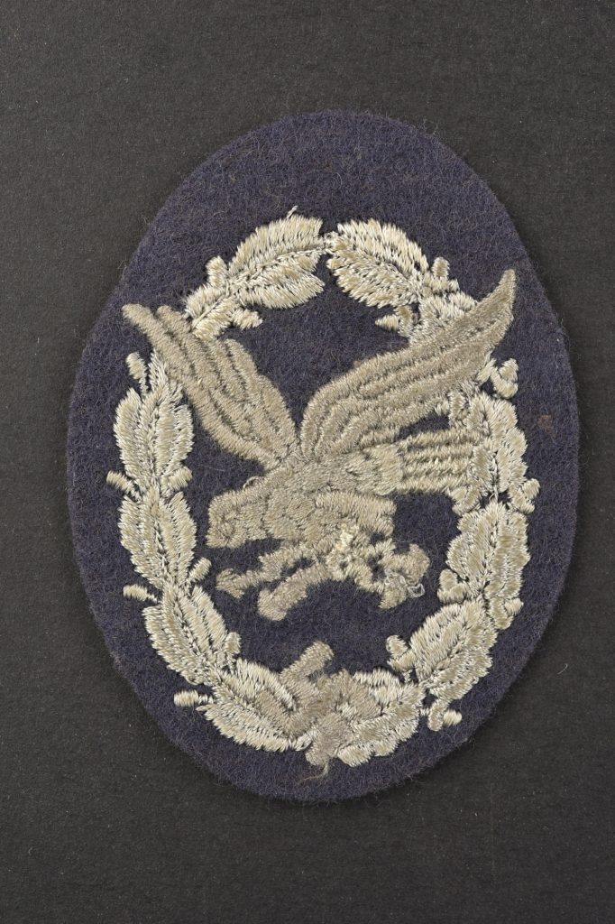 Badge opérateur radio et mitrailleur LW. LW radio and machine-gun ...