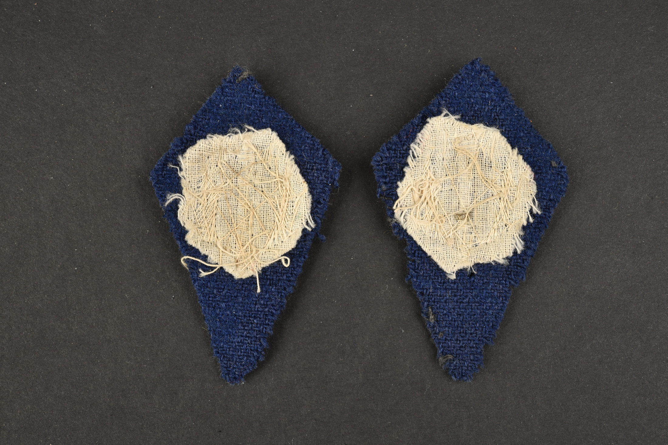 Pattes de col Police de Vichy. | Aiolfi G.b.r.
