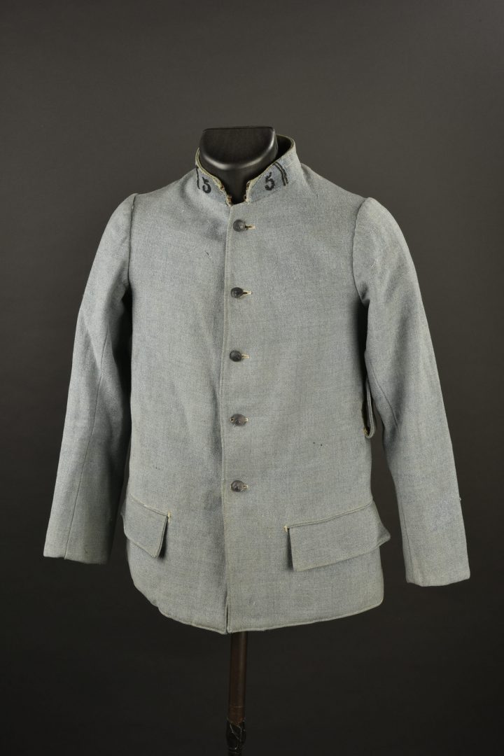 Vareuse modèle 1914 bleu horizon avec pattes de collet du 5e d ...