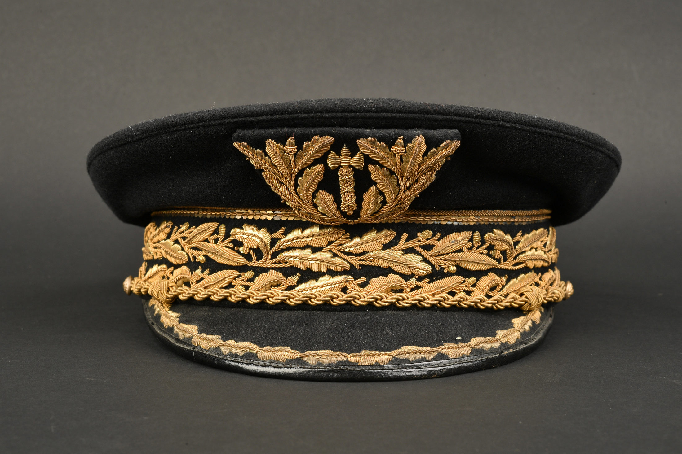Casquette de préfet Régional de Vichy . | Aiolfi G.b.r.