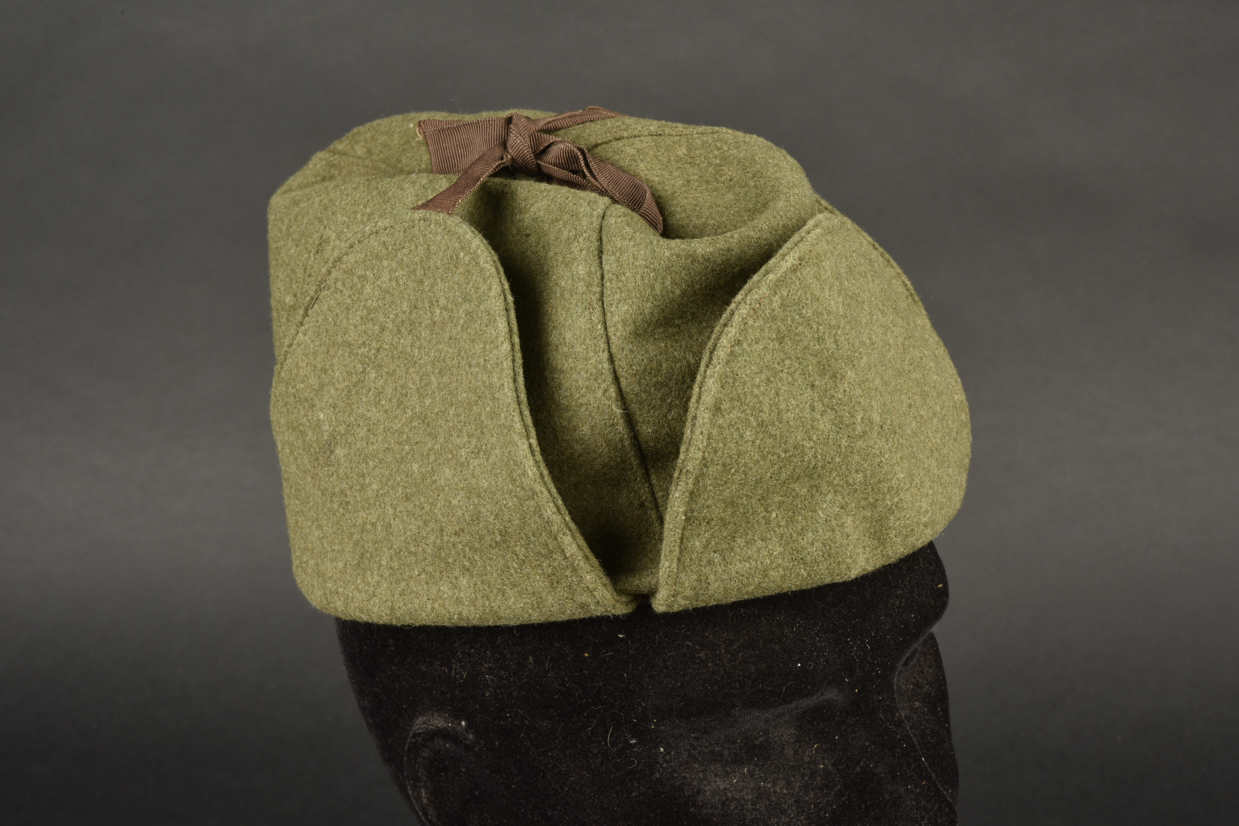 Bonnet canadien. | Aiolfi G.b.r.