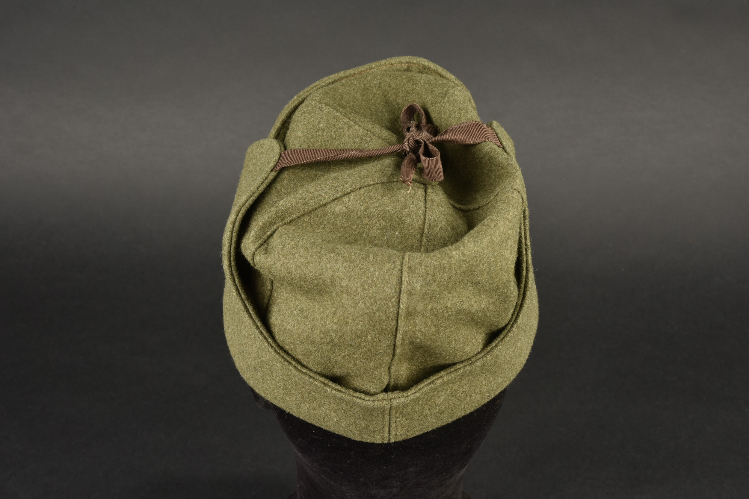 Bonnet canadien. | Aiolfi G.b.r.