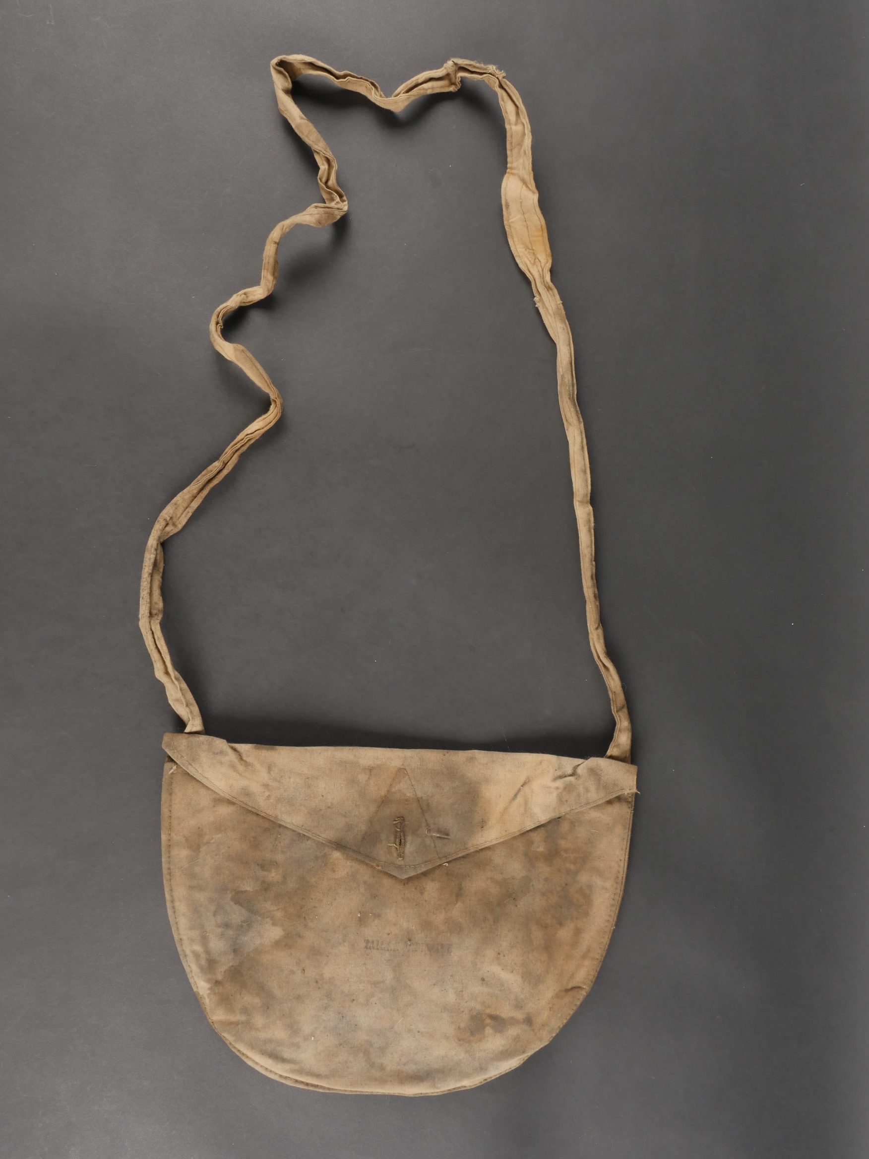 Pochette pour masque anti-gaz français M2. Pouch for French M2 Gas Mask ...