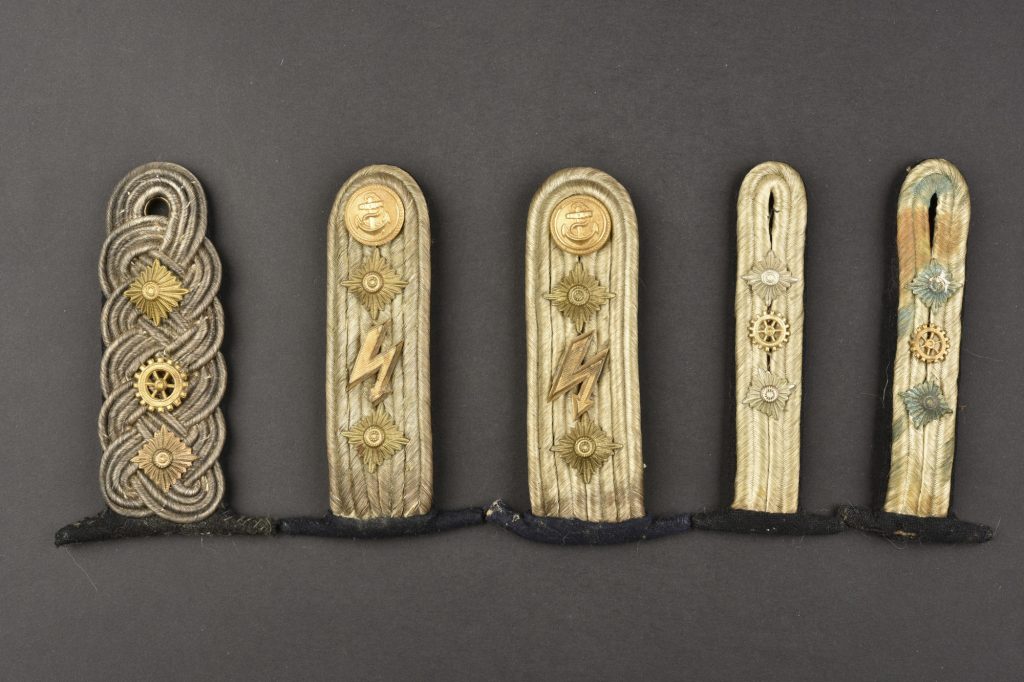 Pattes d'épaule Kriegsmarine. Kriegsmarine shoulder straps. | Aiolfi G.b.r.