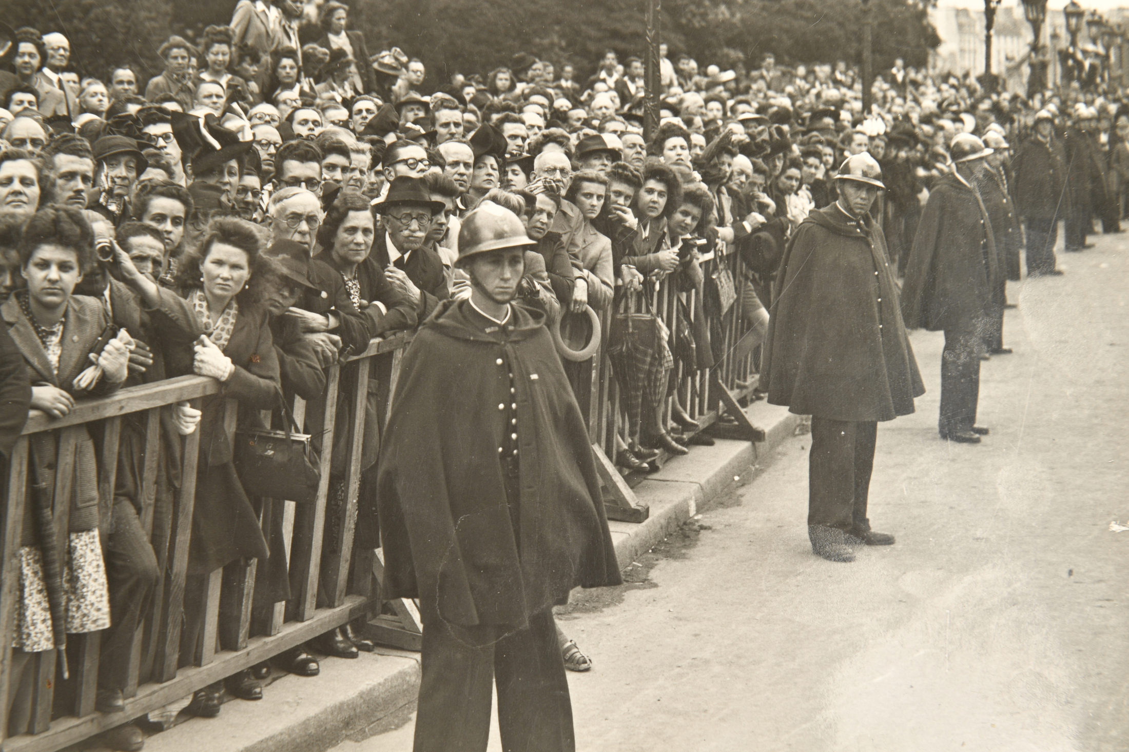 Ensemble de photos de presse Milice. | Aiolfi G.b.r.