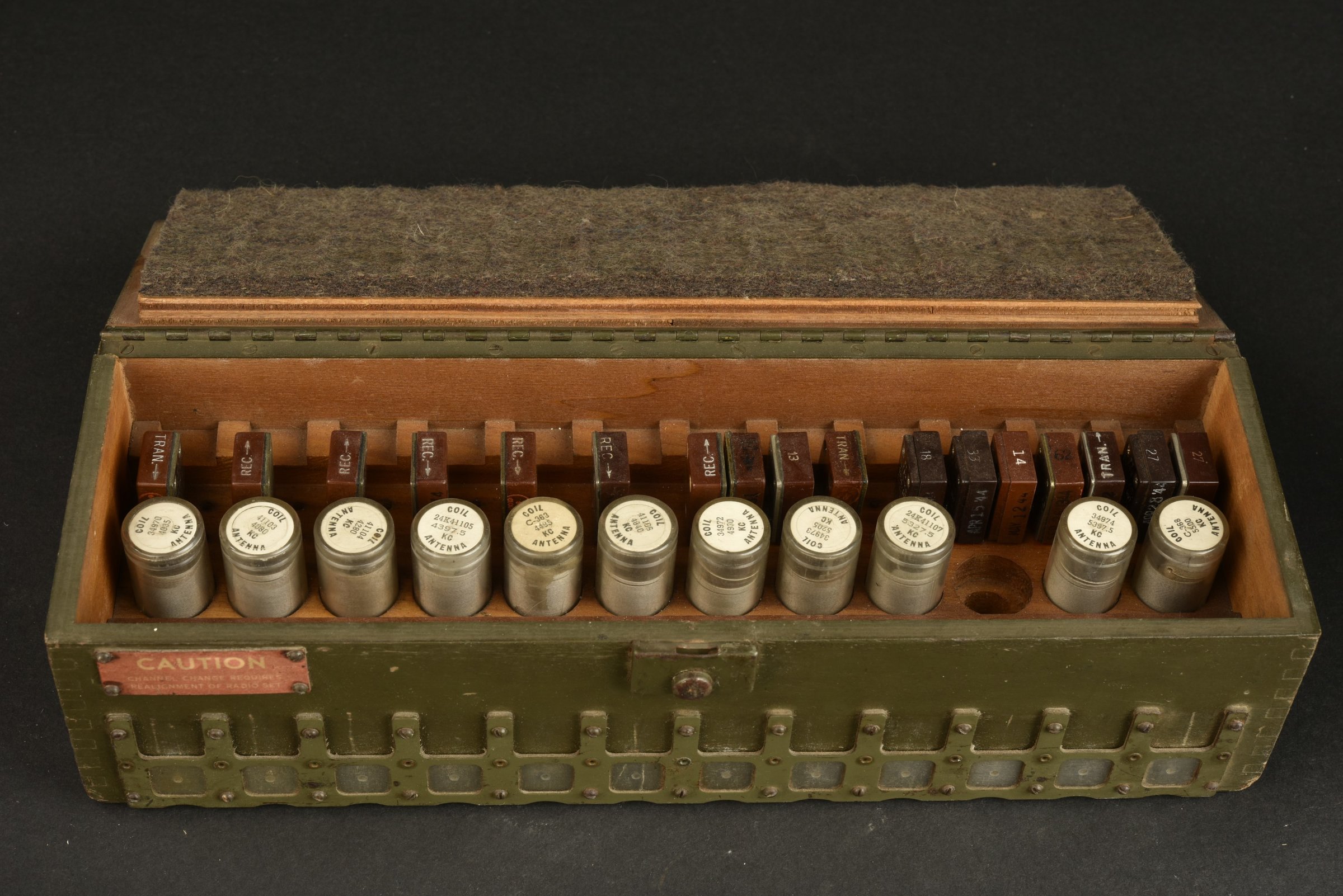 Ensemble de boites d'accessoires du Signal Corps. | Aiolfi G.b.r.